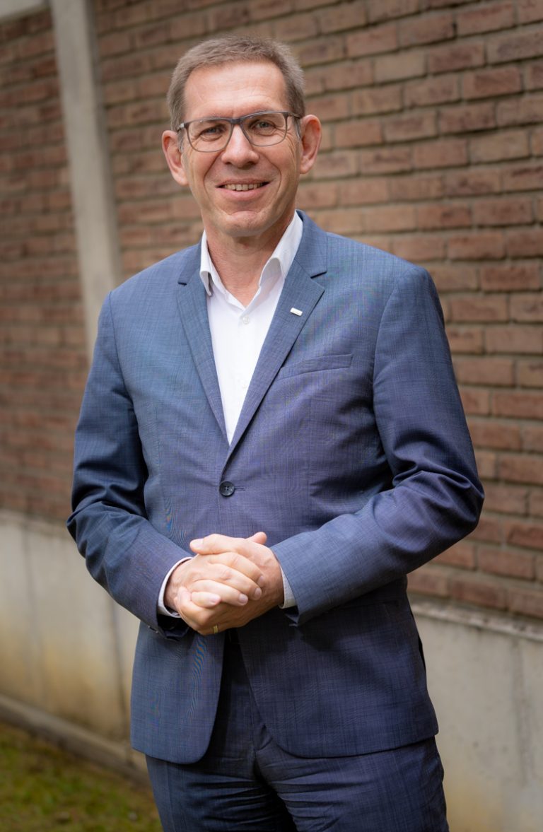 Geschäftsführung - NEUSTART